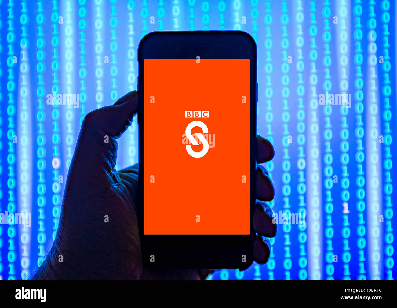 Bbc logo phone hi-res stock photography and images - Alamy