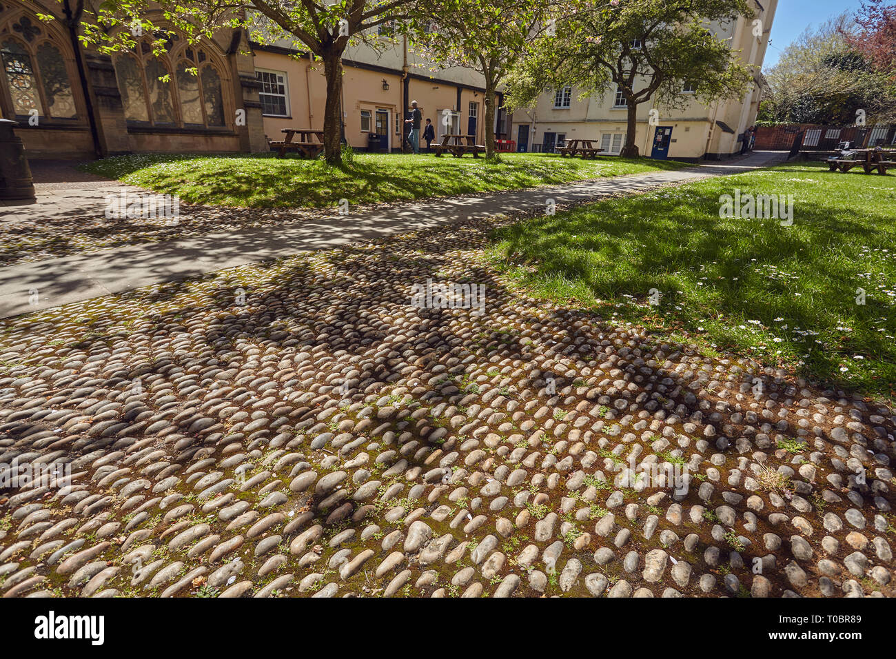 Historic cobbled courtyard hi-res stock photography and images - Alamy