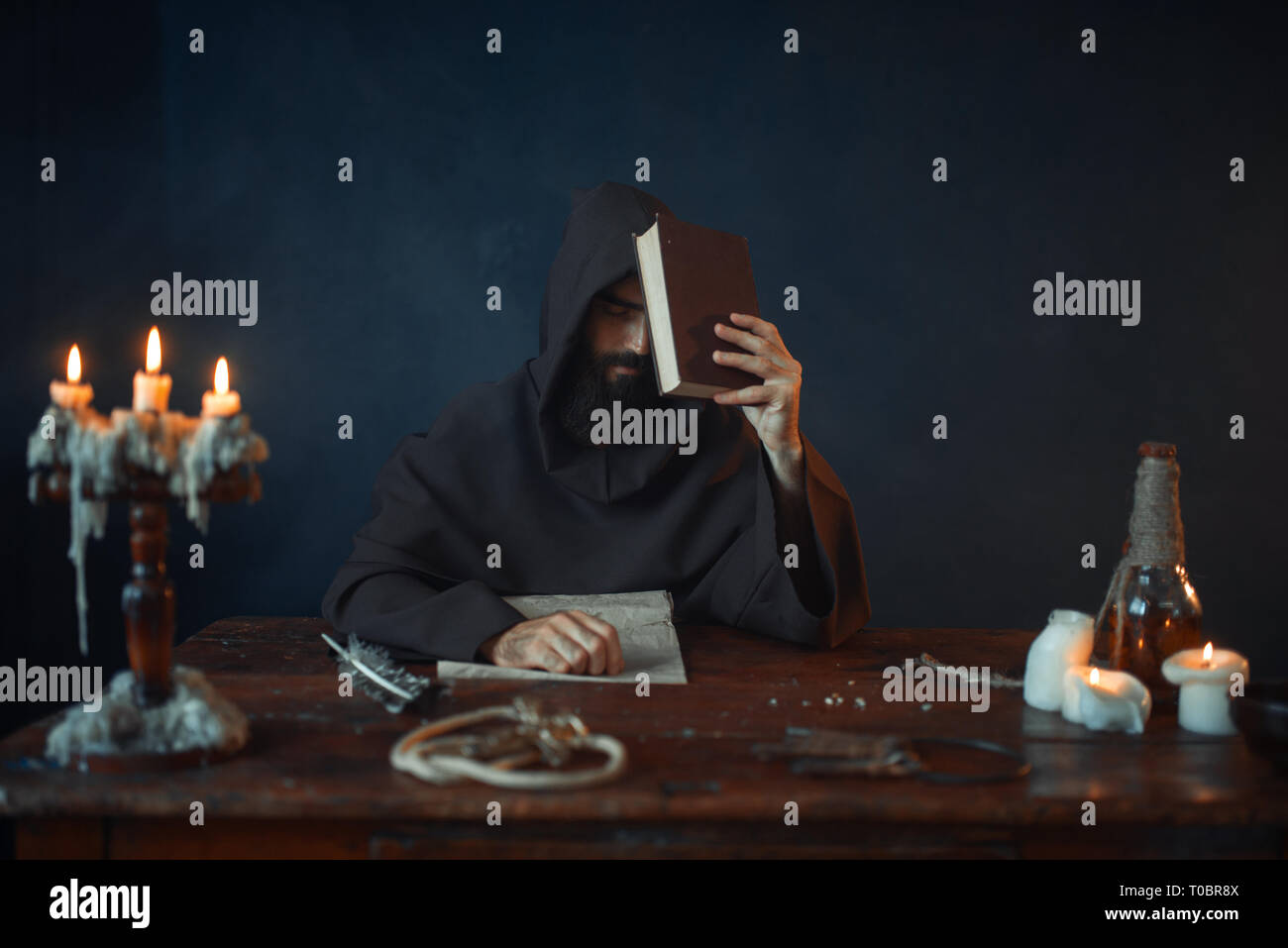 Medieval friar preaching hi-res stock photography and images - Alamy