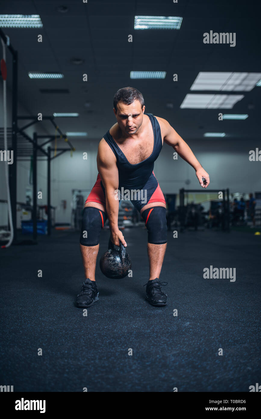 Man heavy lifter hi-res stock photography and images - Alamy