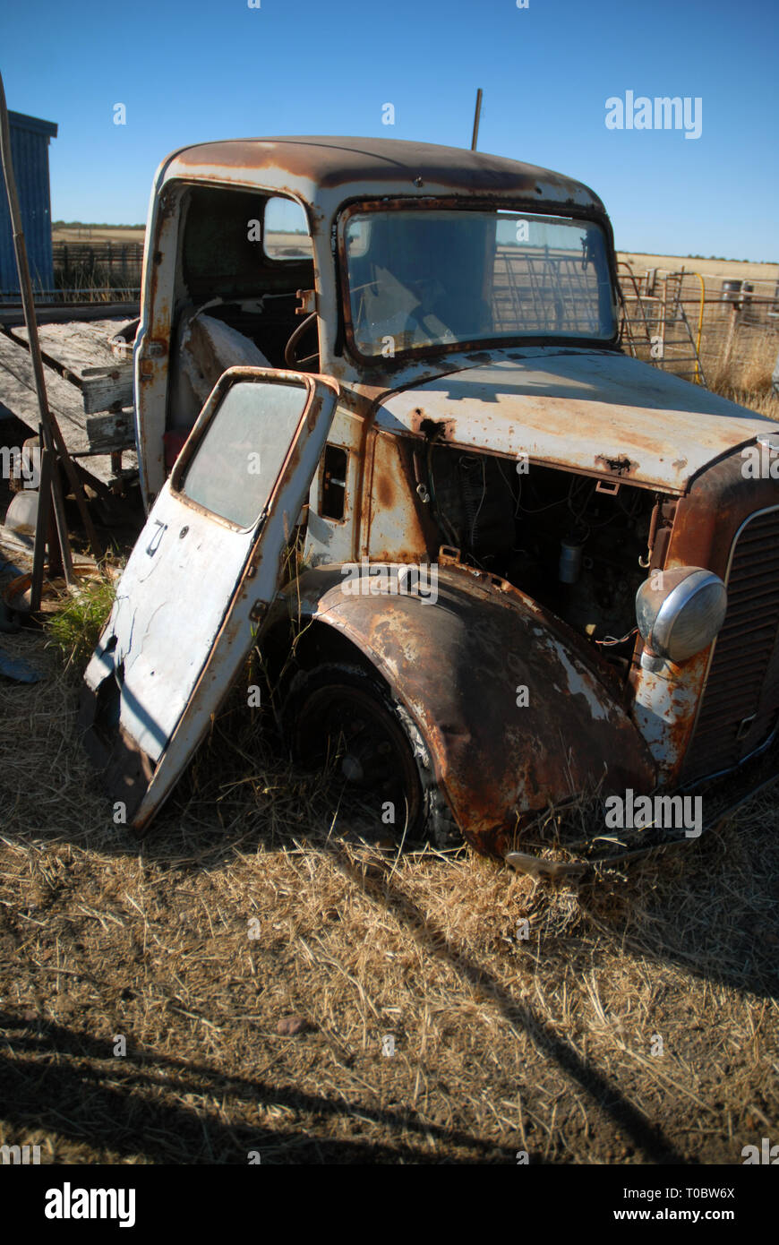 Rusty farm ute hi-res stock photography and images - Alamy