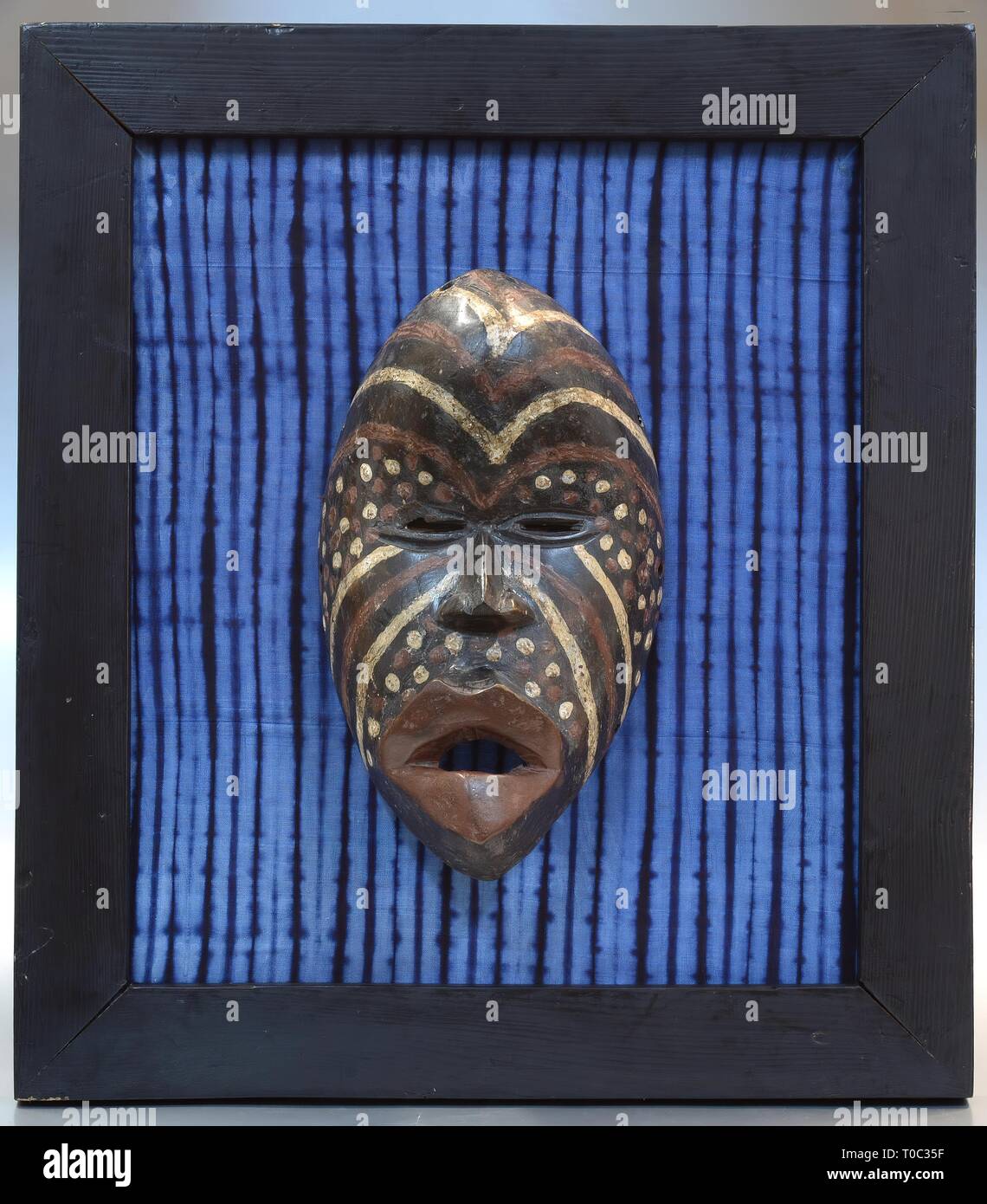 'Mask'. Cote d'Ivoire, Liberia, Guinea, the people of Dan-ngere (ve ...