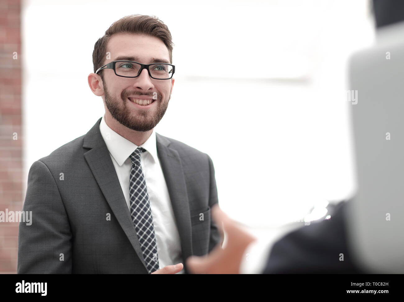 Portrait of a group of business men working together at a meetin Stock ...