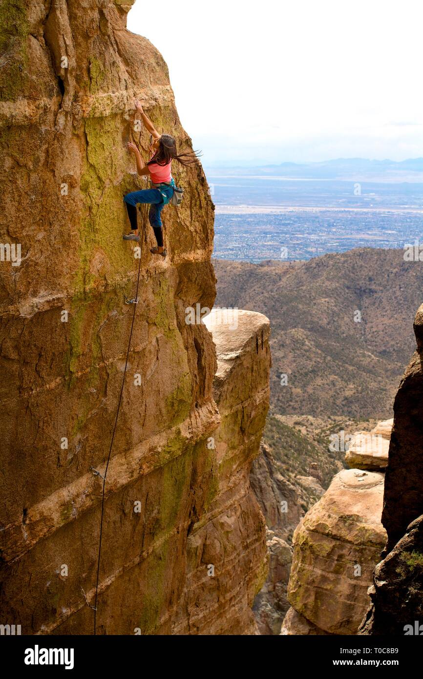 Female climber hi-res stock photography and images - Alamy