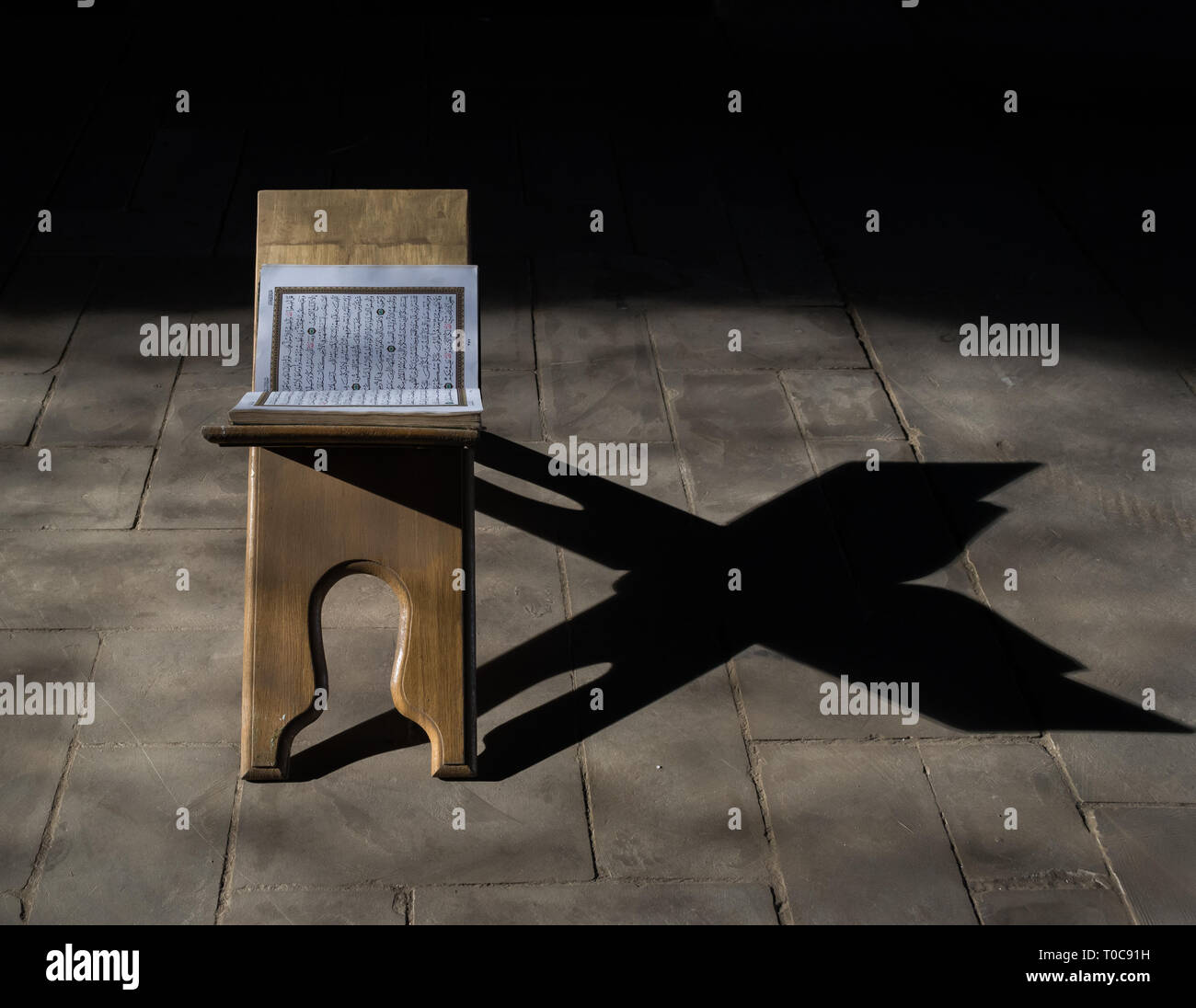Quran stand hi-res stock photography and images - Alamy