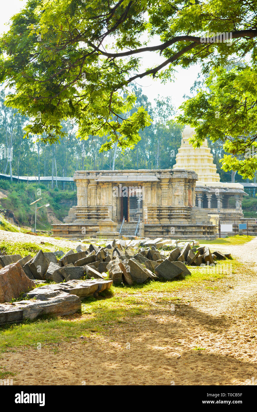 Talakadu temple hi-res stock photography and images - Alamy