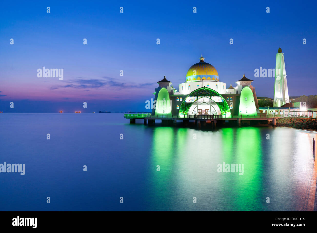 Melaka floating mosque hi-res stock photography and images - Alamy