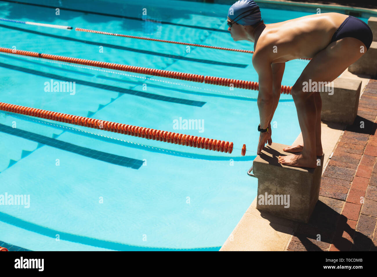 Starting block swimming pool hi-res stock photography and images - Alamy