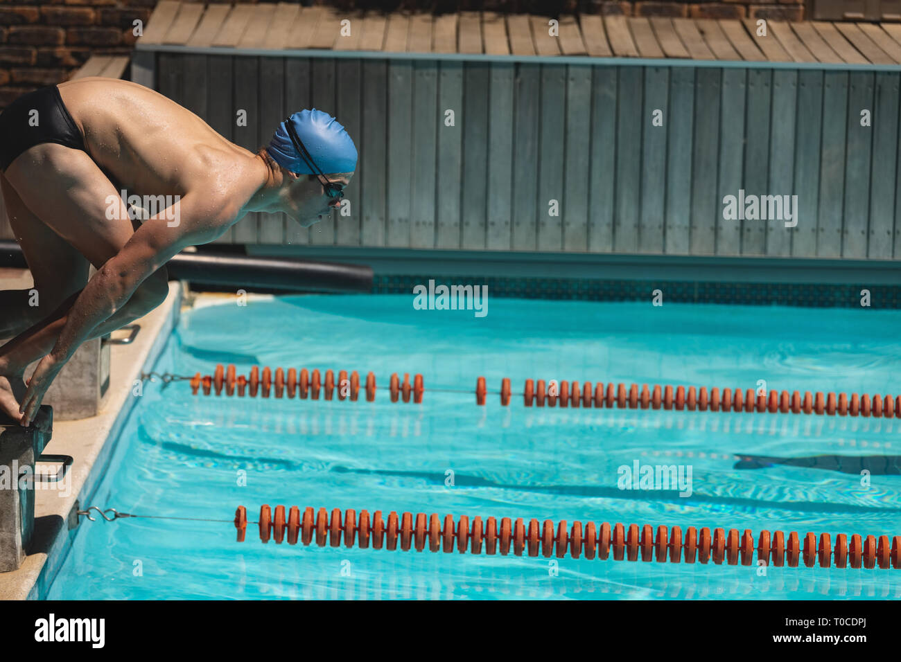 Swimmer jumping hi-res stock photography and images - Alamy