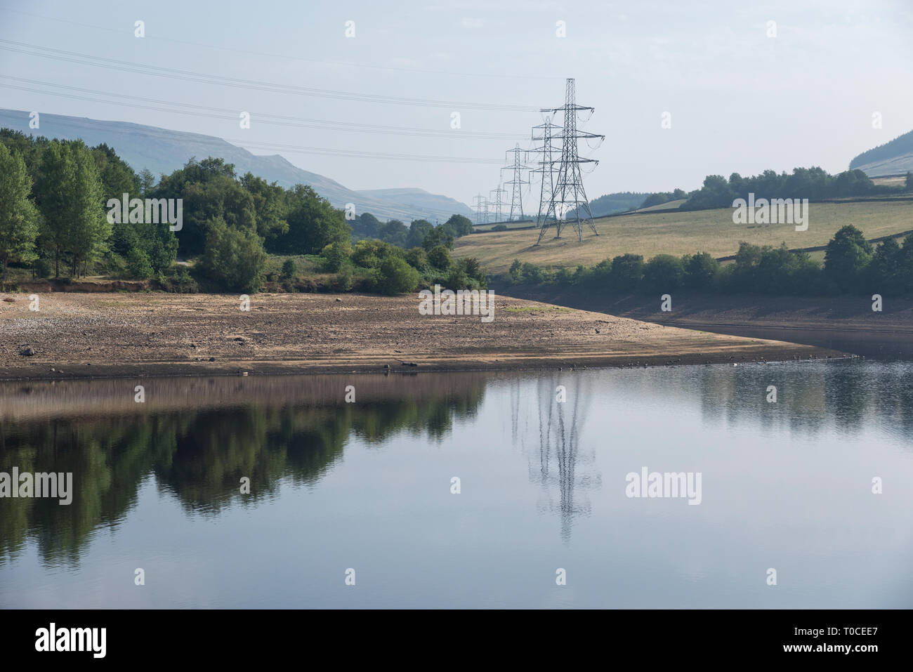 Sunny summer morning at Bottom's reservoir in the Longdendale valley ...