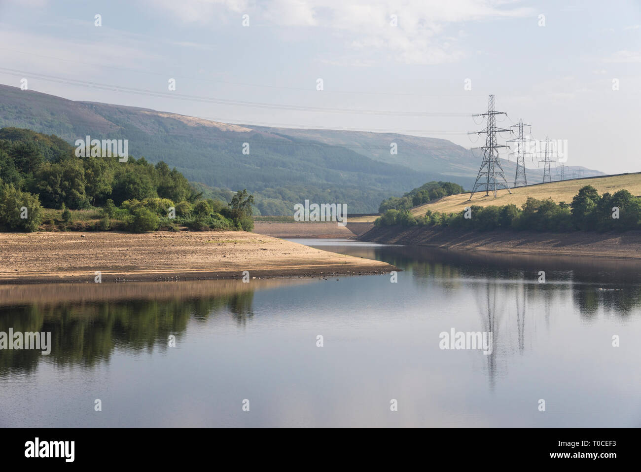 Sunny summer morning at Bottom's reservoir in the Longdendale valley ...