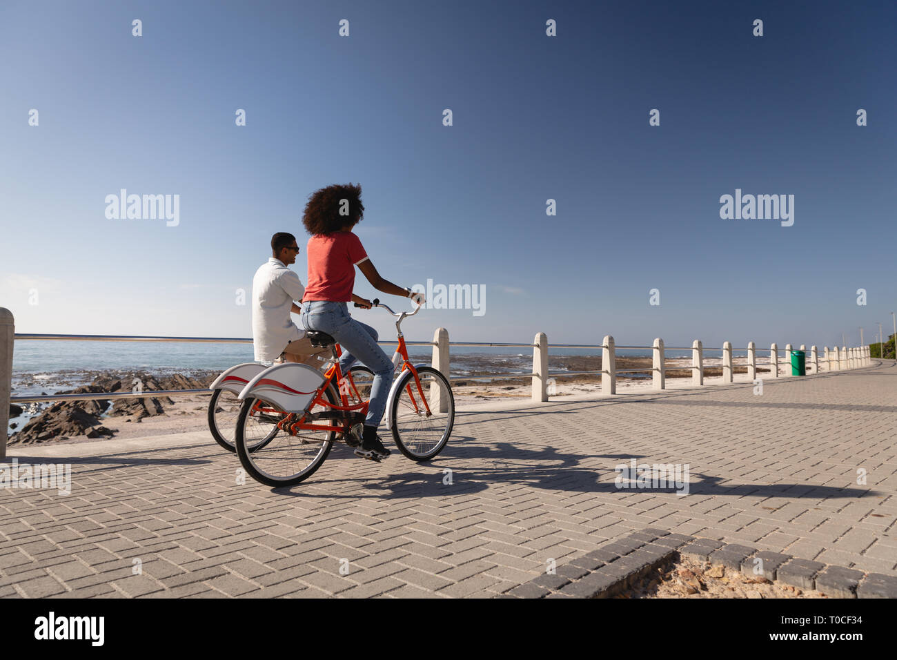 Side by side bicycle hi-res stock photography and images - Alamy
