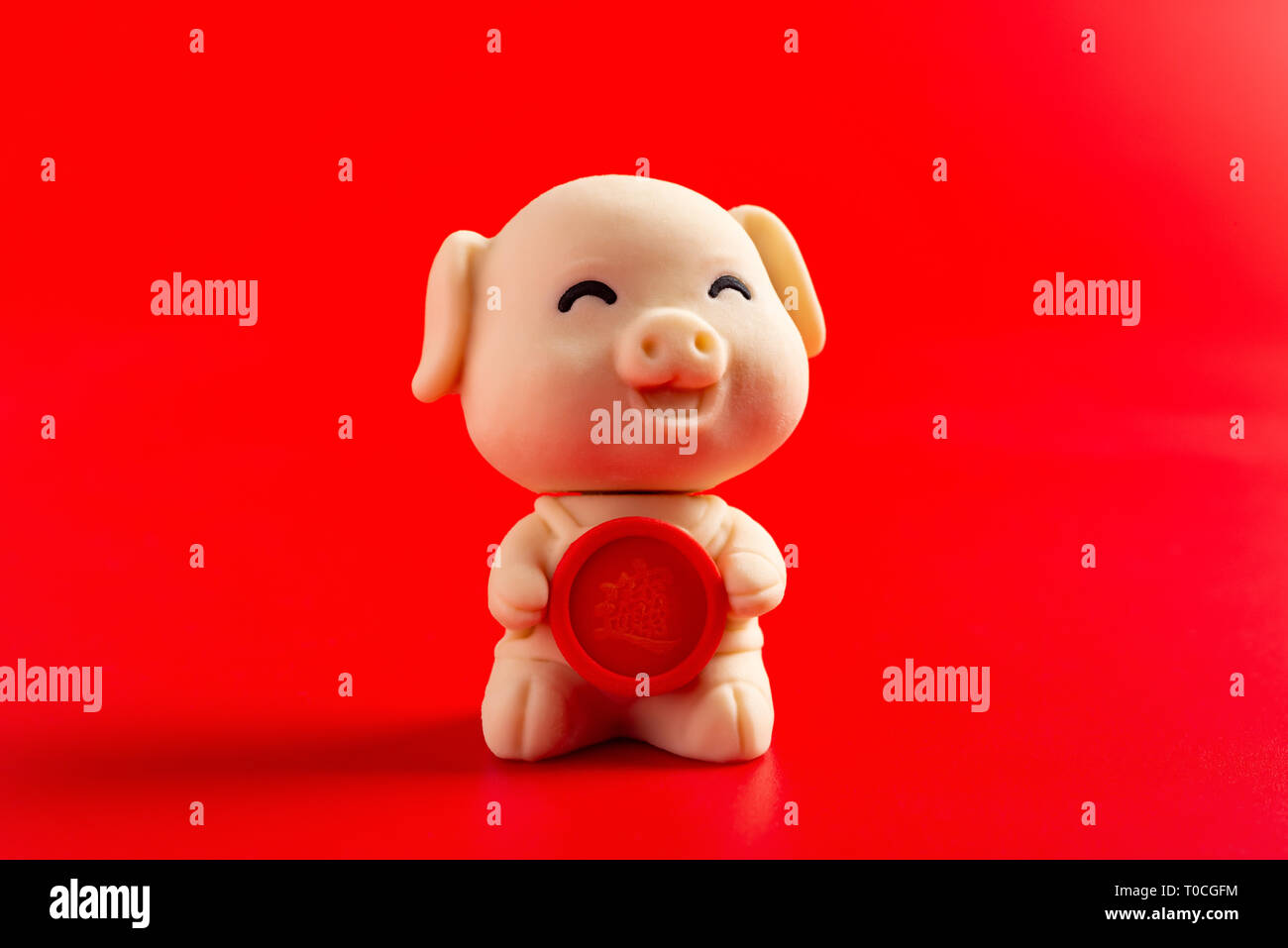 Beige pig hi-res stock photography and images - Alamy