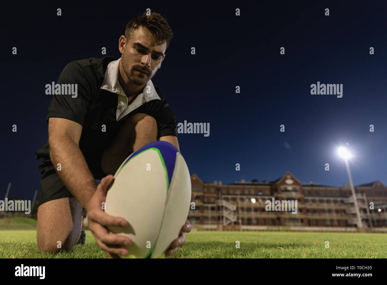 Male stand hi-res stock photography and images - Alamy