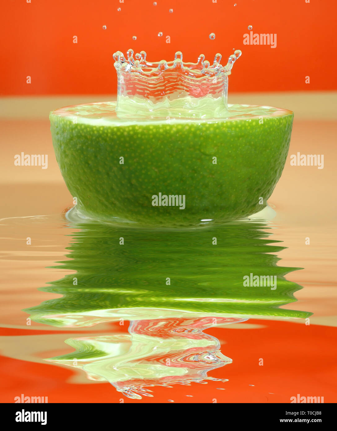 Lime green splash hi-res stock photography and images - Alamy
