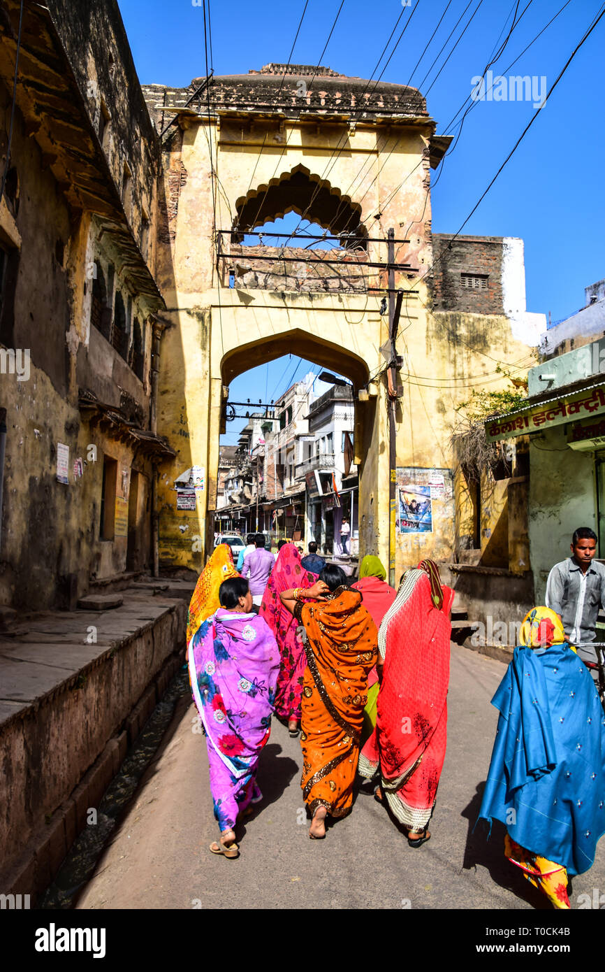 Indian wedding procession hi-res stock photography and images - Alamy