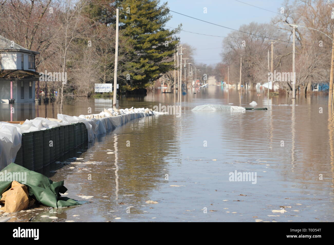 The entire town of Hamburg, Iowa flooded when levees were breached by ...