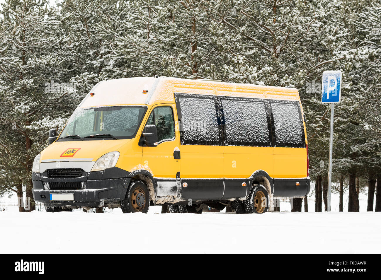 Small school bus hi-res stock photography and images - Alamy