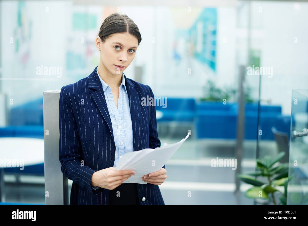 Female leader hi-res stock photography and images - Alamy