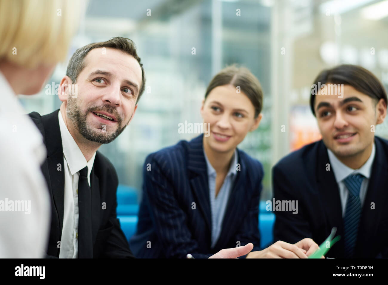 Group meeting hi-res stock photography and images - Alamy