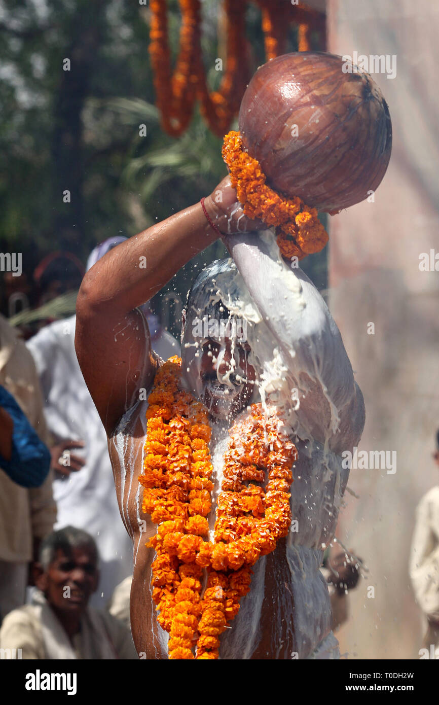 Pujan hi-res stock photography and images - Alamy