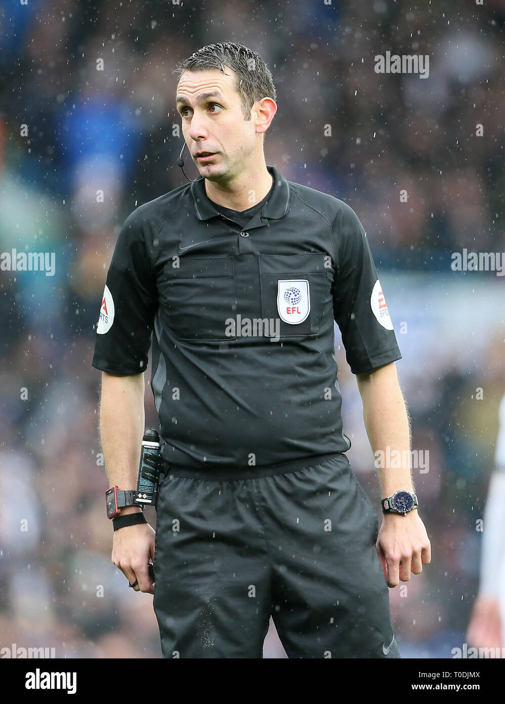 David coote referee hi-res stock photography and images - Alamy