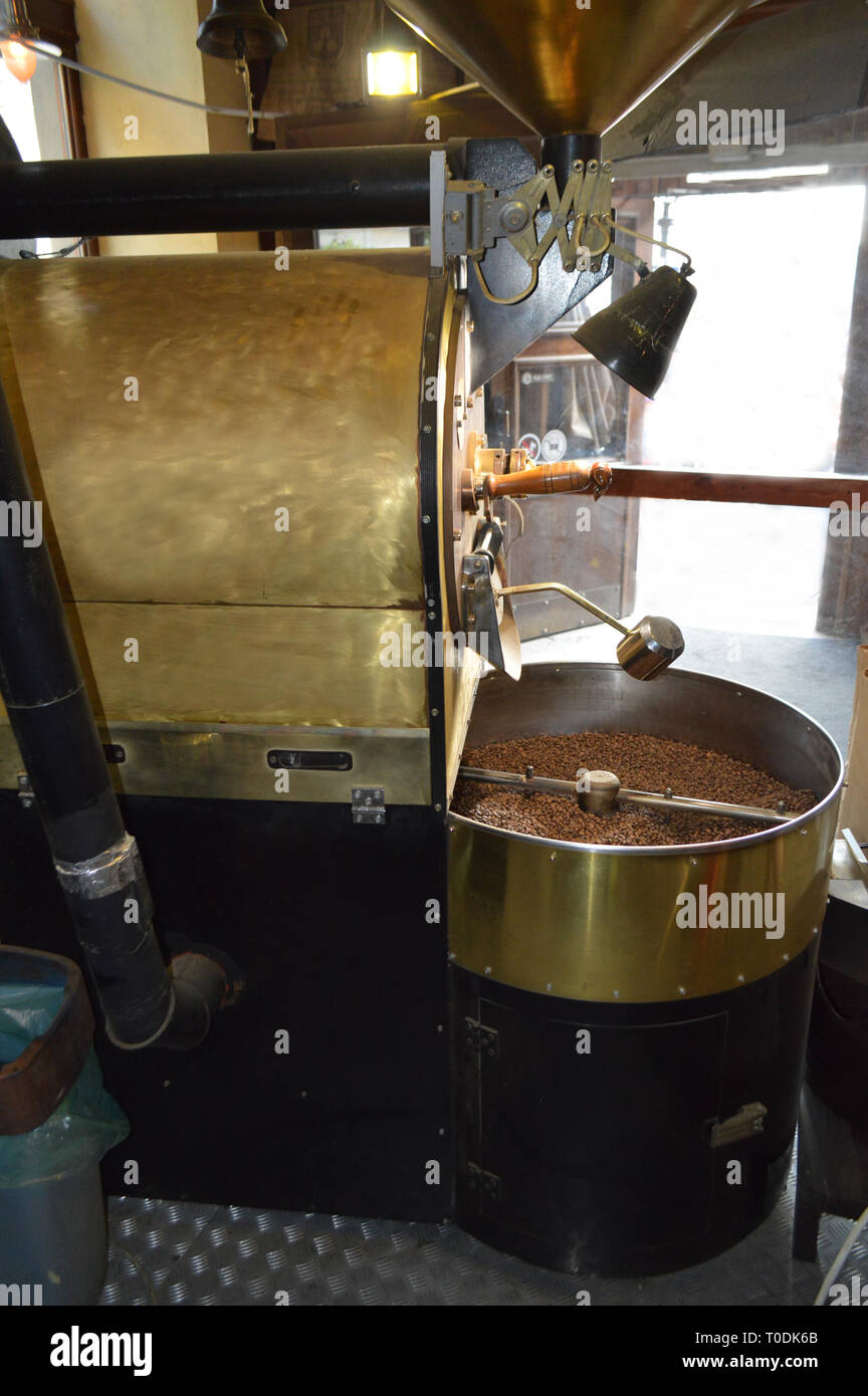 Roaster hi-res stock photography and images - Alamy
