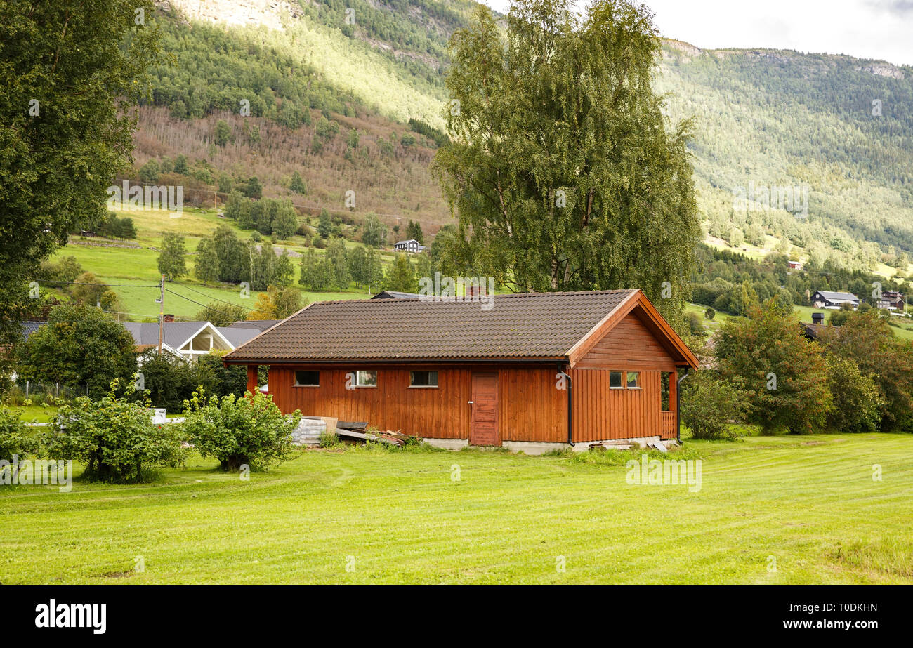 Rural scene wooden house hi-res stock photography and images - Alamy