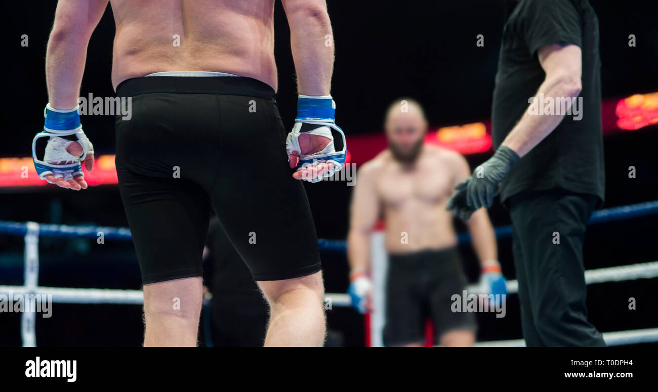 Mma ring hi-res stock photography and images - Alamy