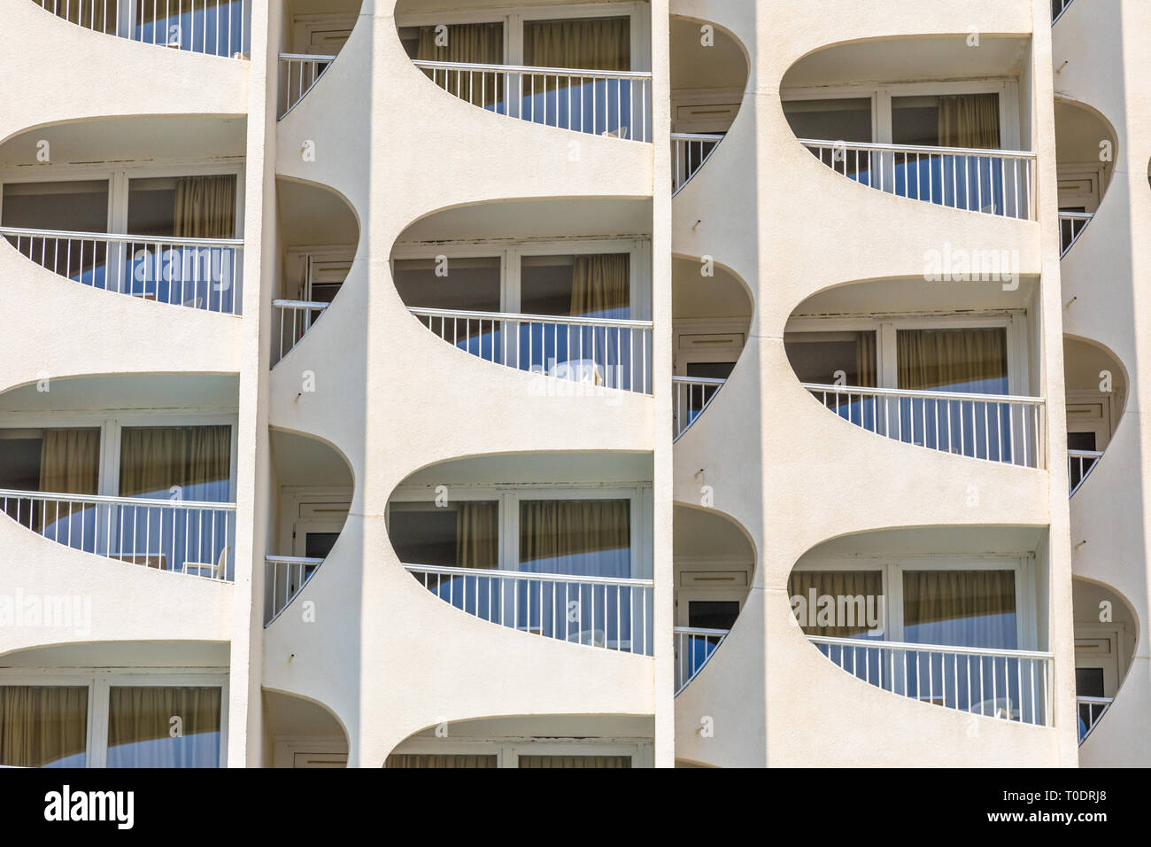 Pyramid apartments hi-res stock photography and images - Alamy
