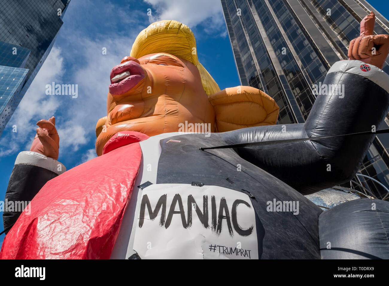 Inflatable trump rat hi-res stock photography and images - Alamy