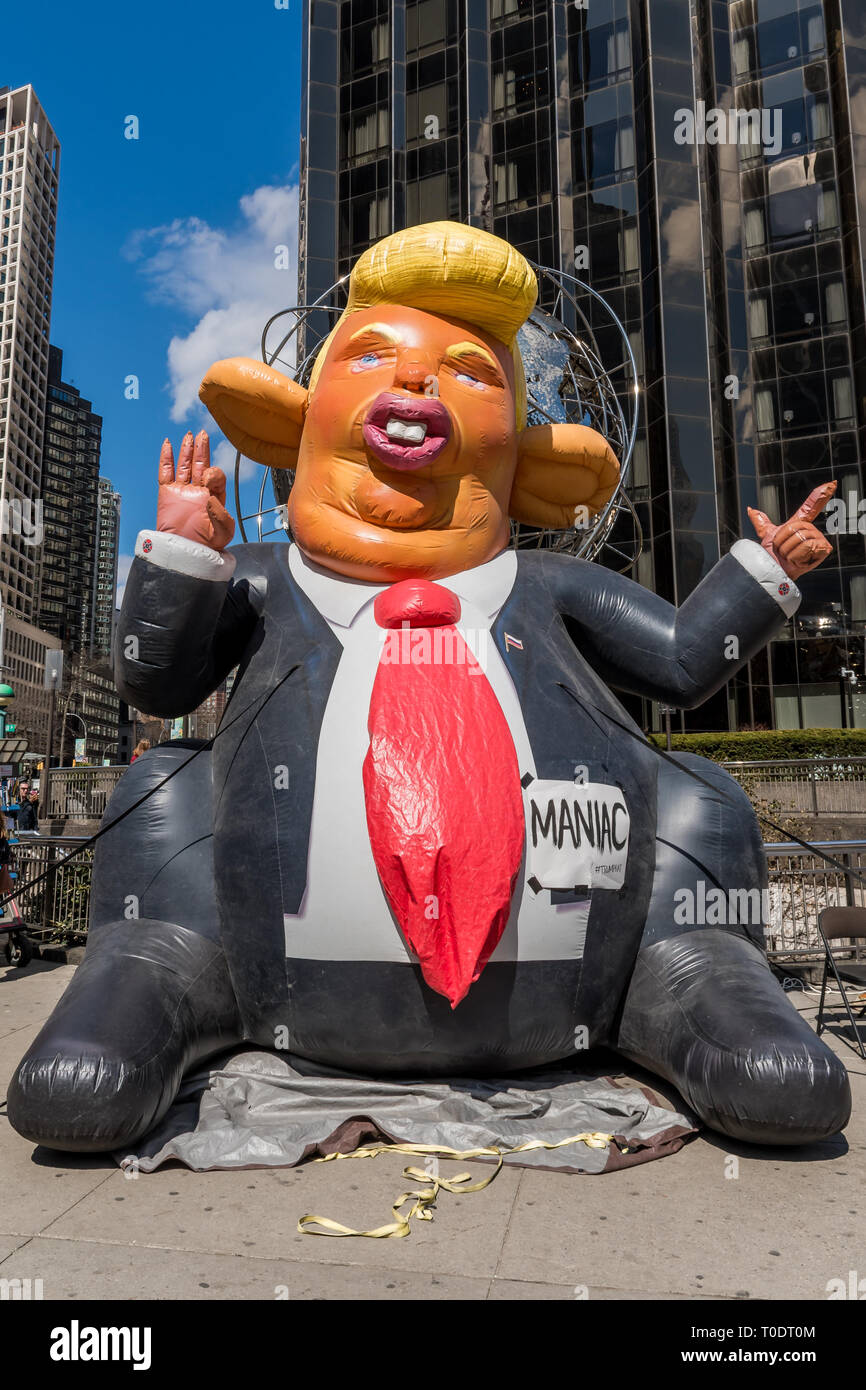 Inflatable trump rat hi-res stock photography and images - Alamy