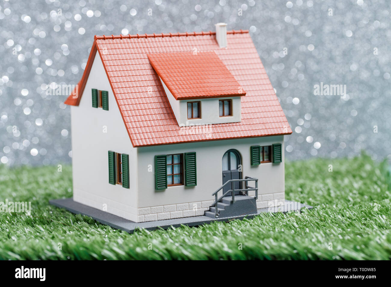 Toy house hi-res stock photography and images - Alamy