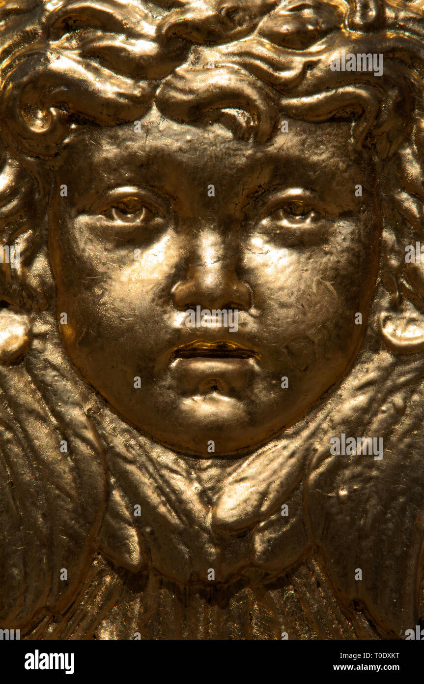 Golden gold angel angels hi-res stock photography and images - Alamy