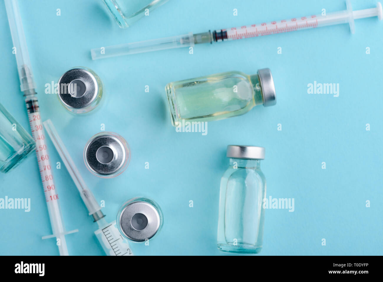 Injection vials and syringes Stock Photo - Alamy