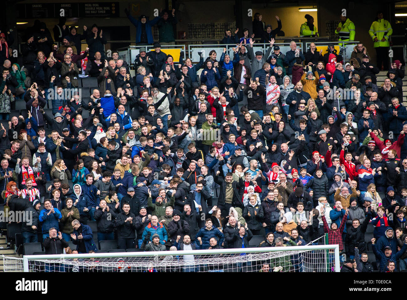 Football supporters hi-res stock photography and images - Alamy Football supporters hi-res stock photography and images - Alamy