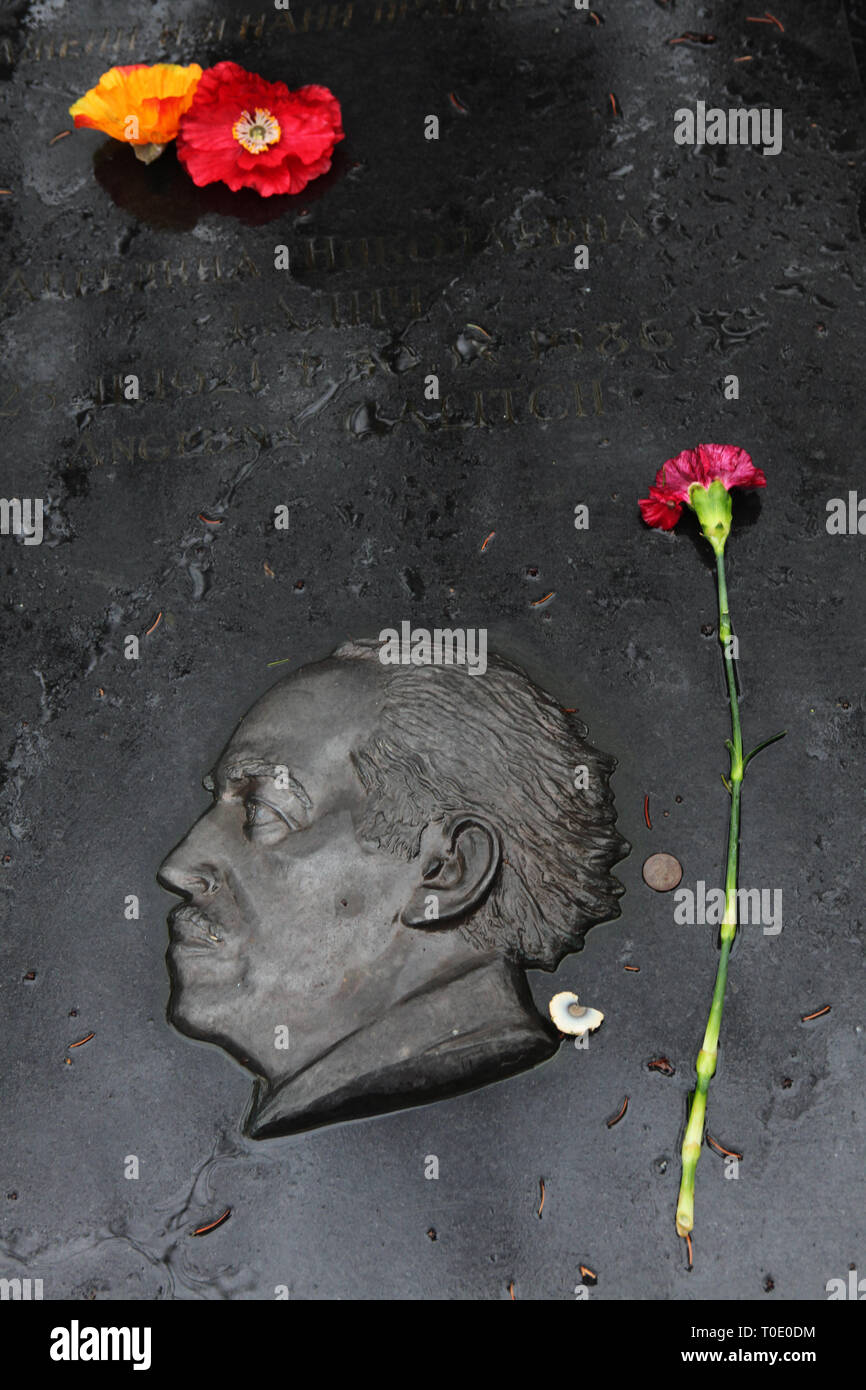 Grave of Russian poet and singer Alexander Galich at the Russian ...