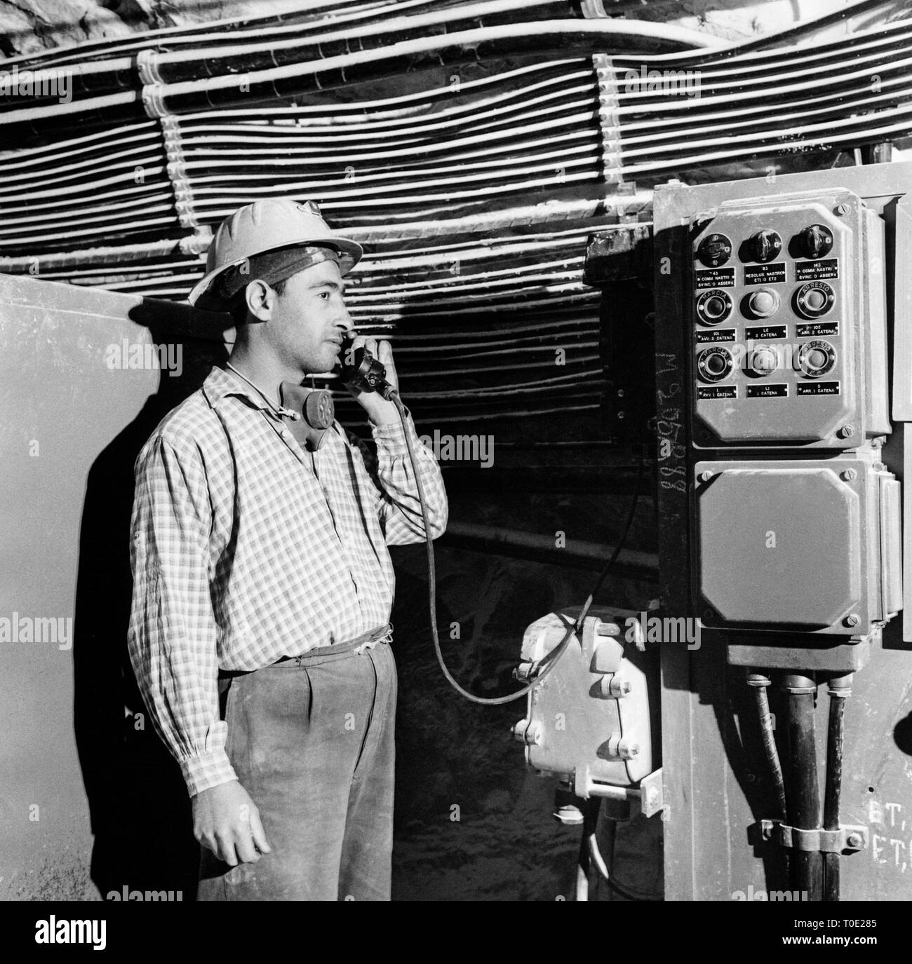 kainite underground mine, san cataldo, 1962 Stock Photo - Alamy