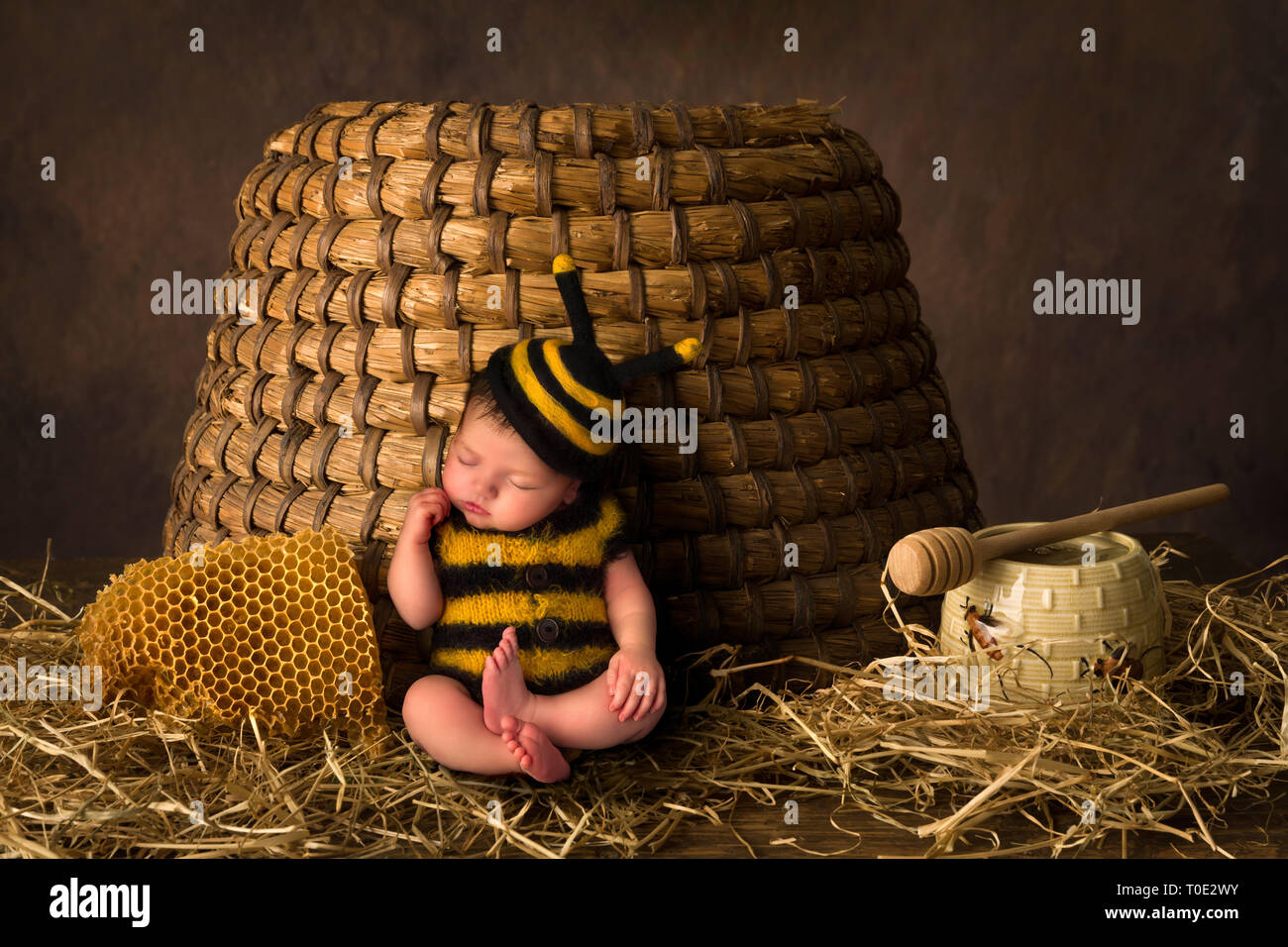 Beehive hat hi-res stock photography and images - Alamy