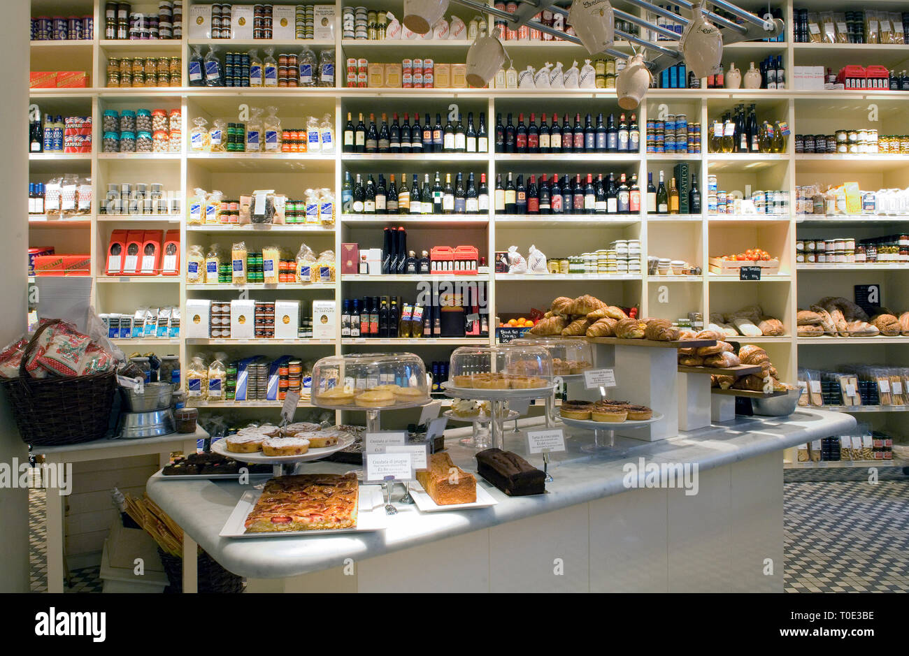 Carluccios delicatessen hi-res stock photography and images - Alamy