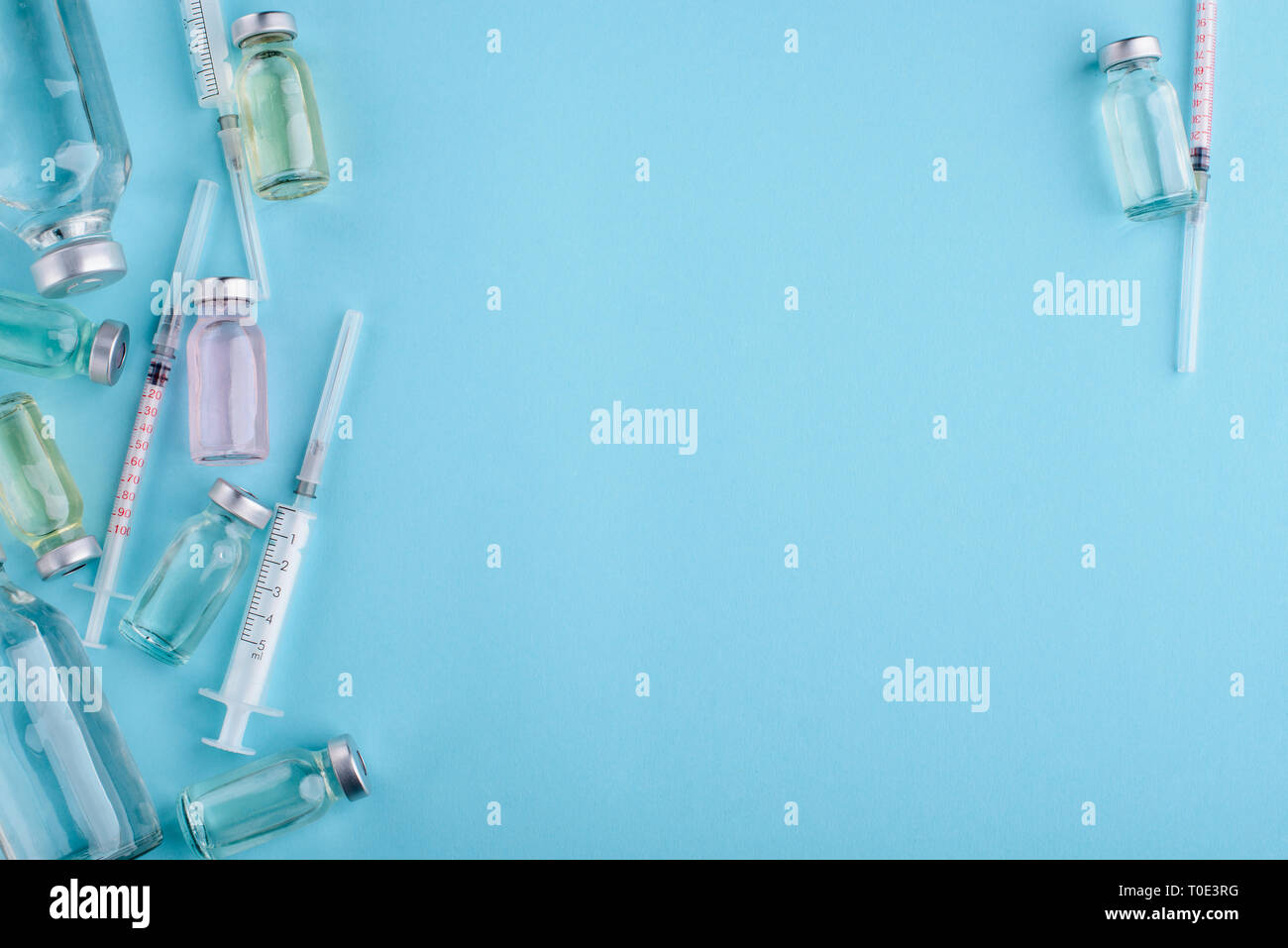 Injection vials and syringes Stock Photo - Alamy