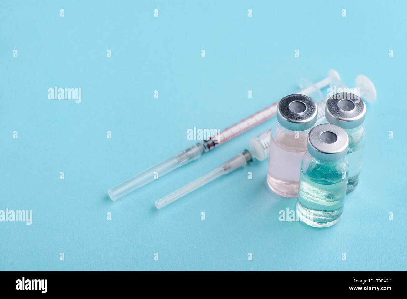 Vials and syringes Stock Photo - Alamy