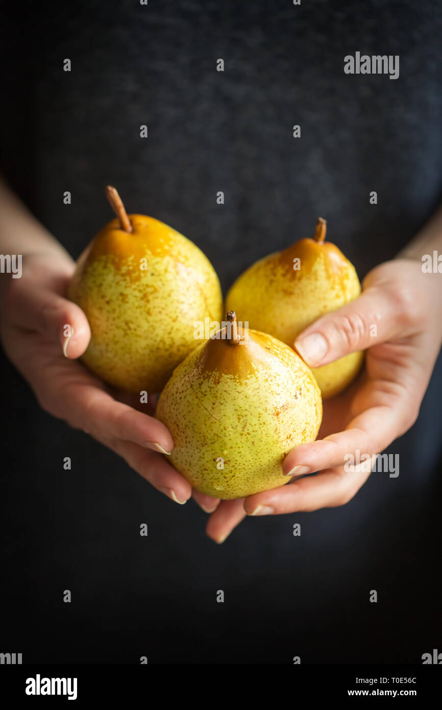 Russet pear leaf hi-res stock photography and images - Alamy
