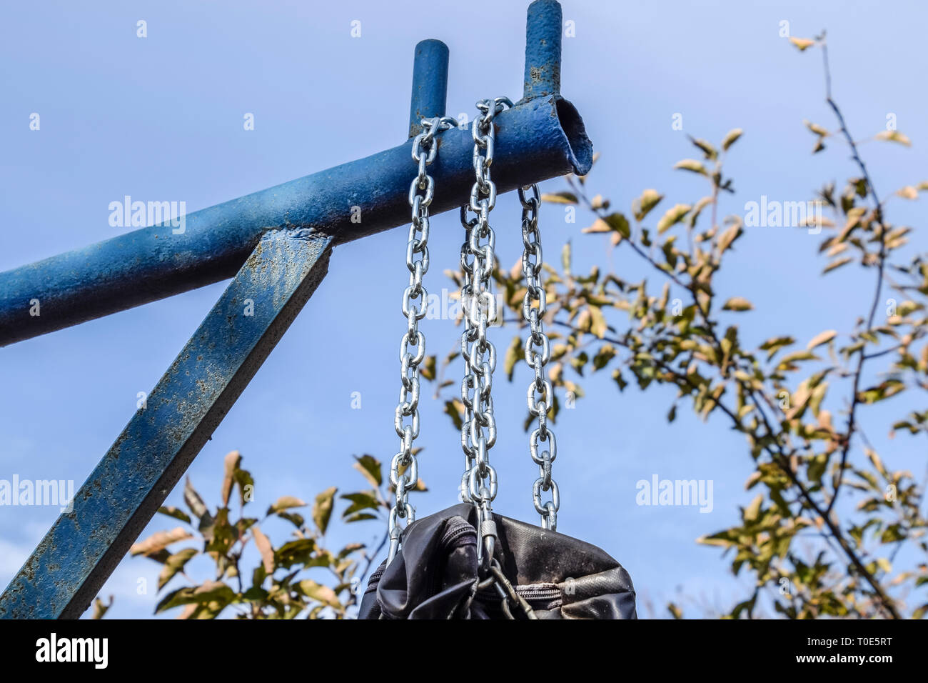 Steel link suspension chain hi-res stock photography and images - Alamy