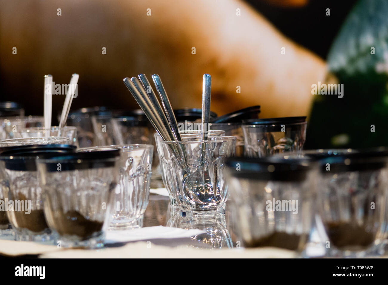 Cupping coffee table hi-res stock photography and images - Alamy