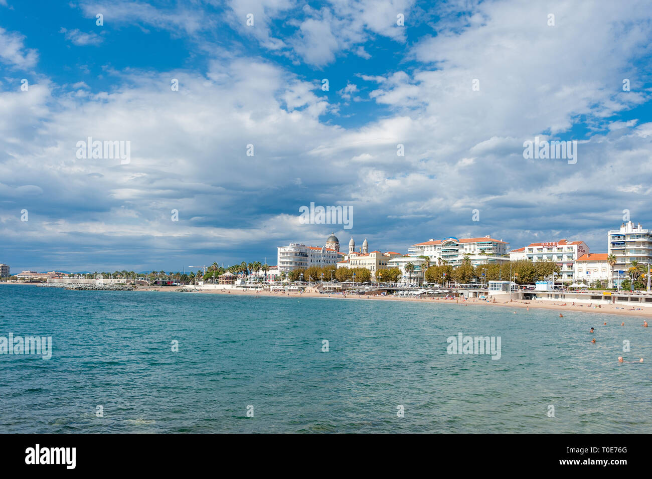 Saint raphael france beach hi-res stock photography and images - Alamy