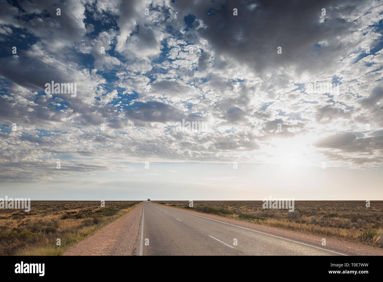 Road highway nullarbor plain hi-res stock photography and images - Alamy