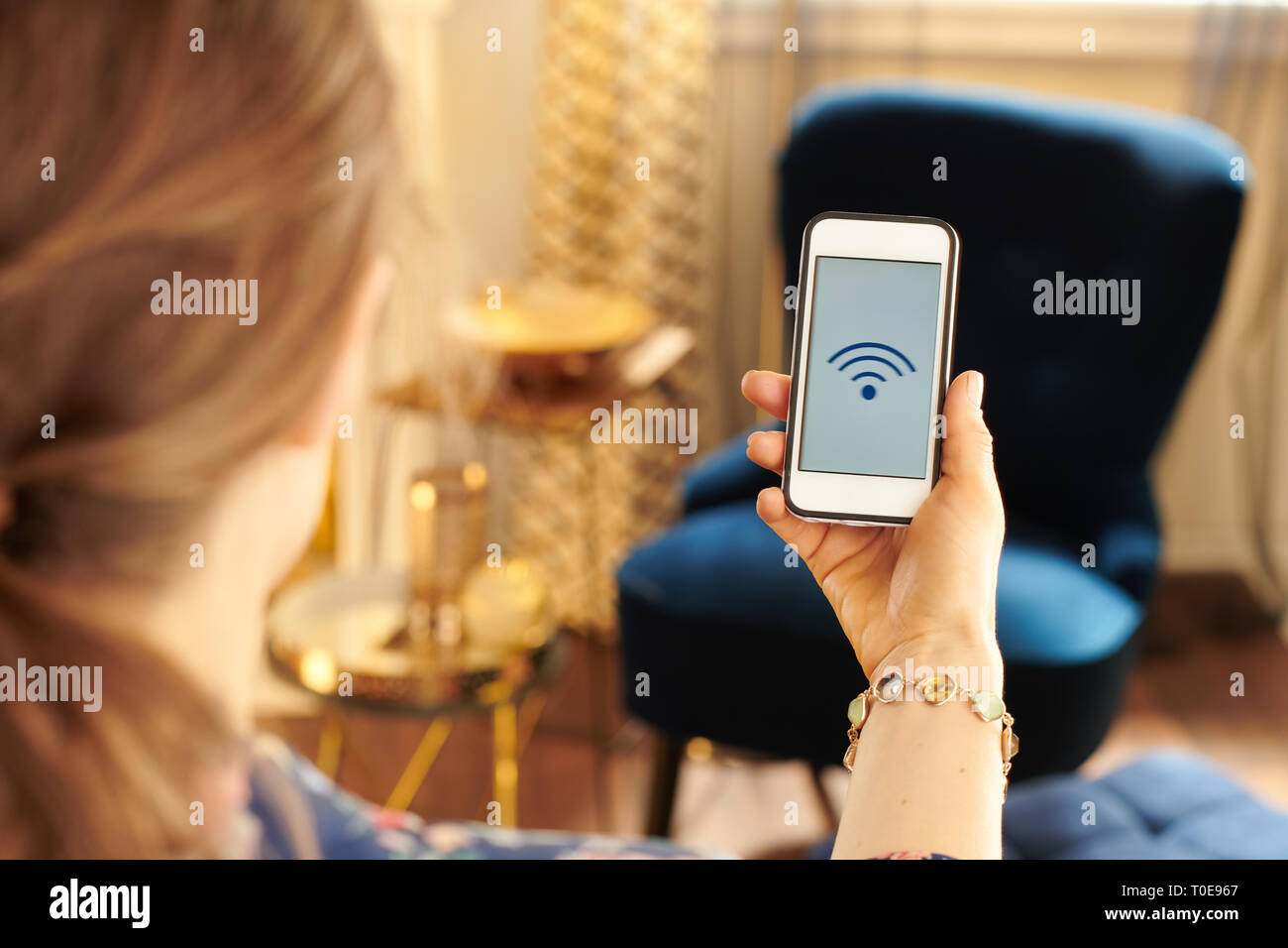 Wifi signal hi-res stock photography and images - Alamy