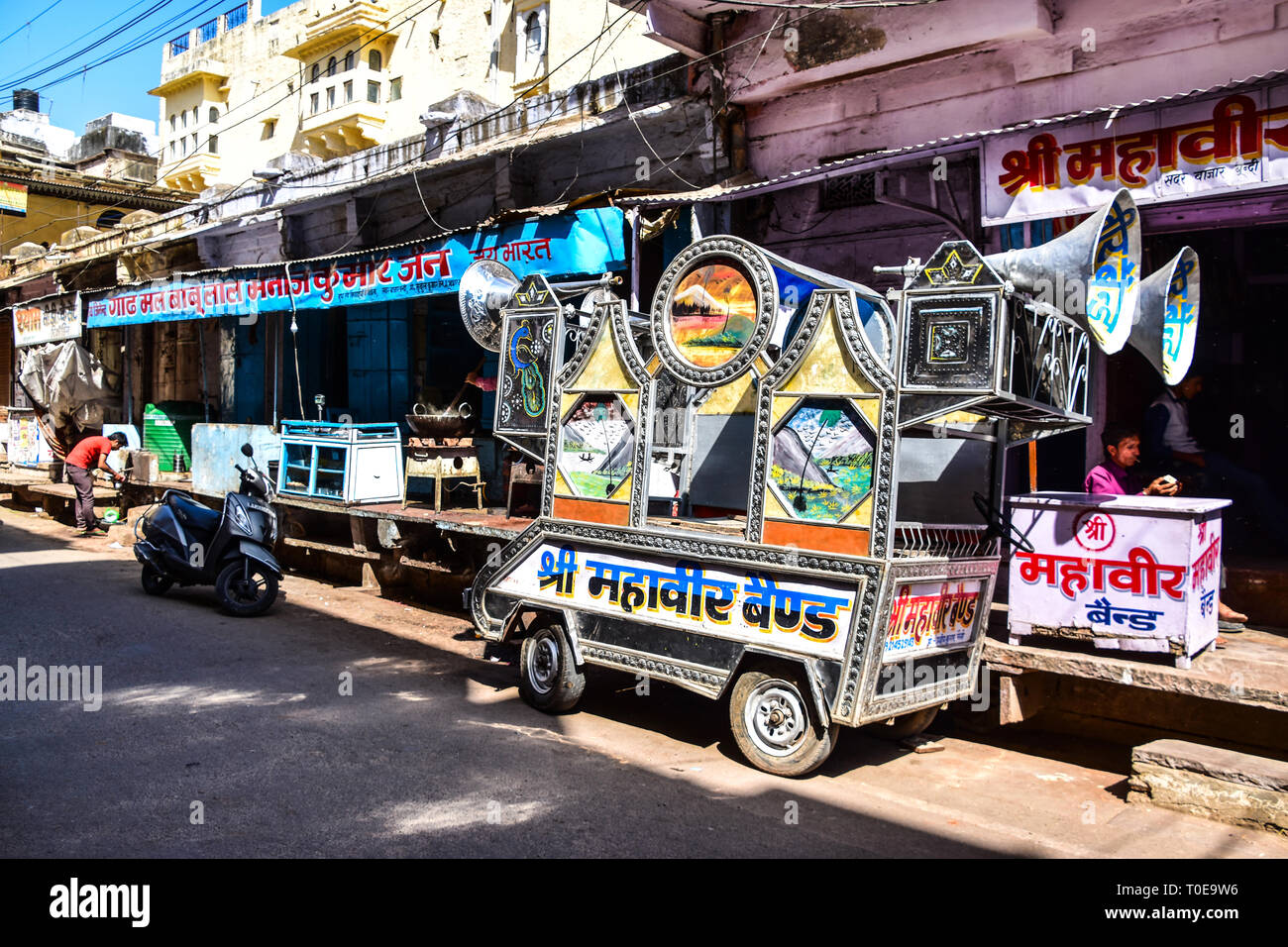 Public address vehicle hi-res stock photography and images - Alamy