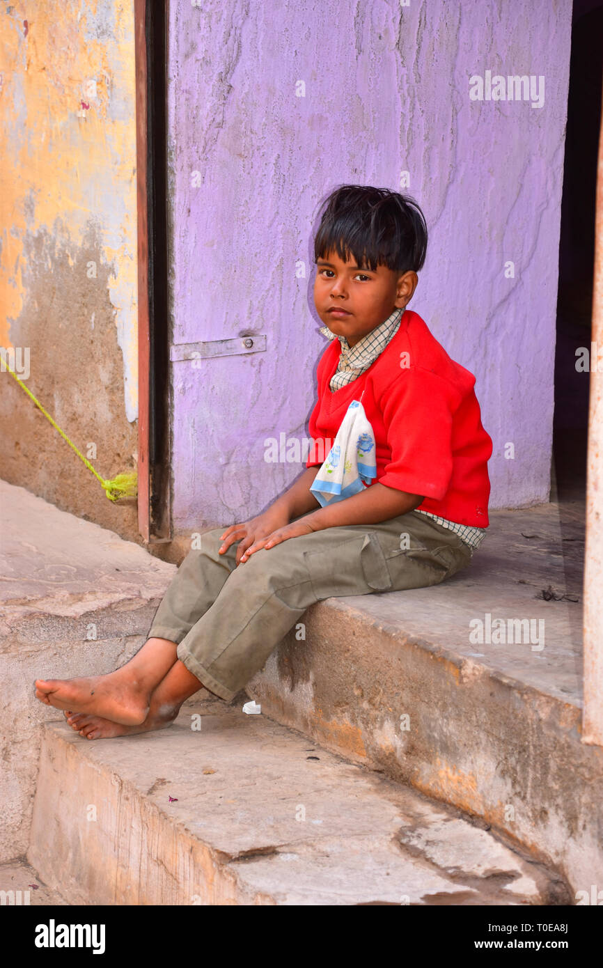 Indian barefoot boy hi-res stock photography and images - Alamy